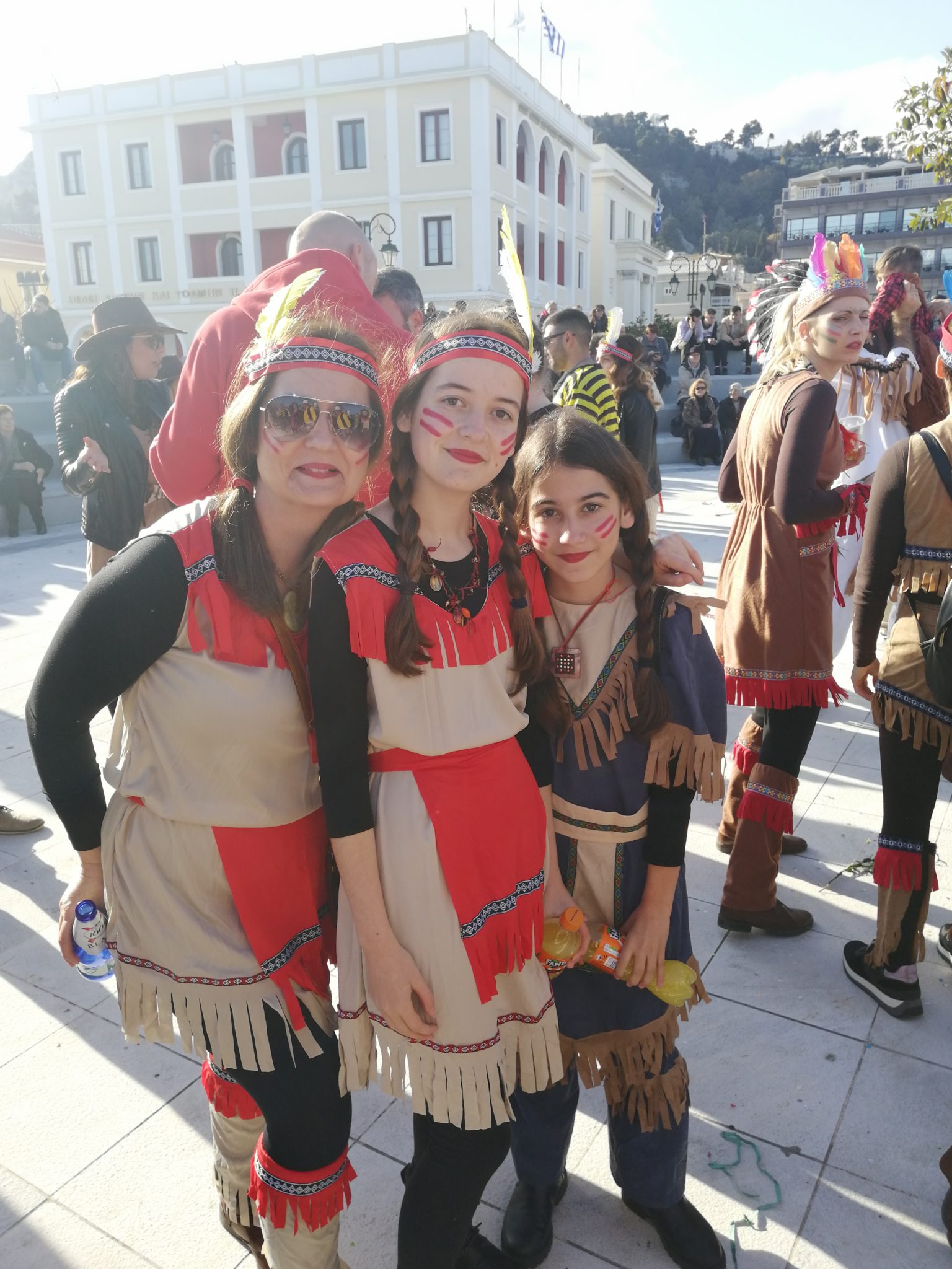 Παρά τον Κορονοϊό... ξεφάντωσαν και φέτος οι Ζακυνθινοί καρναβαλιστες ...