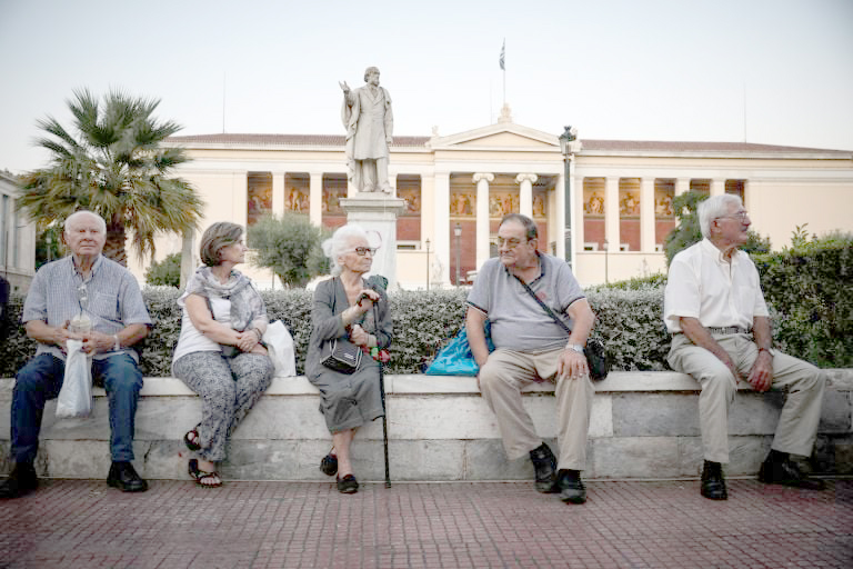 Οι πρώτες αυξήσεις συντάξεων μετά τα μνημόνια στην Ελλάδα - Ερμής